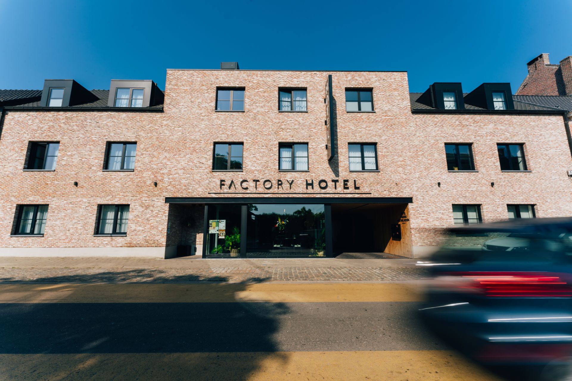 Factory Hotel - Havenwereld